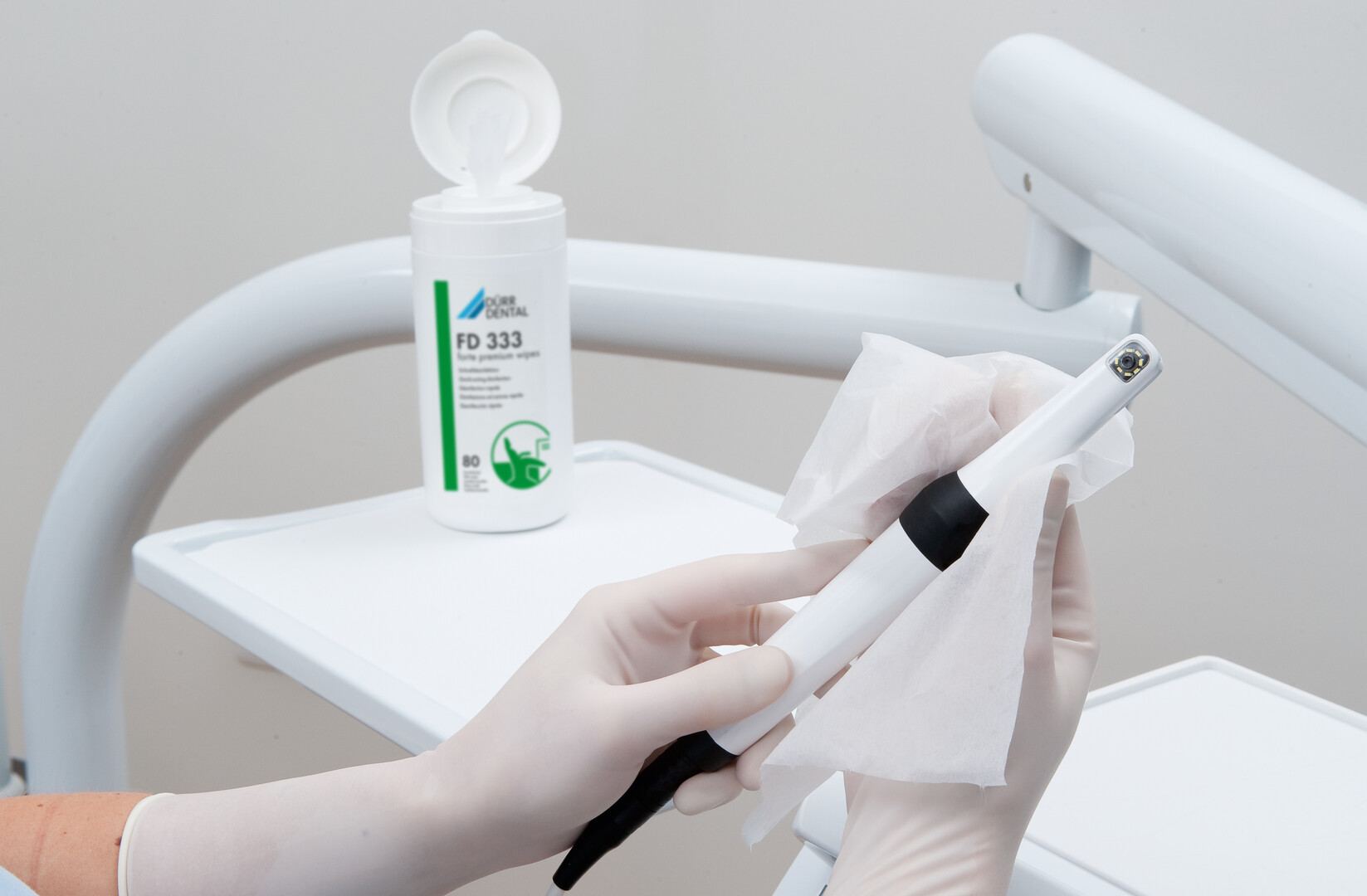 FD 333 forte wipes: Quick-acting disinfection wipes for large surfaces