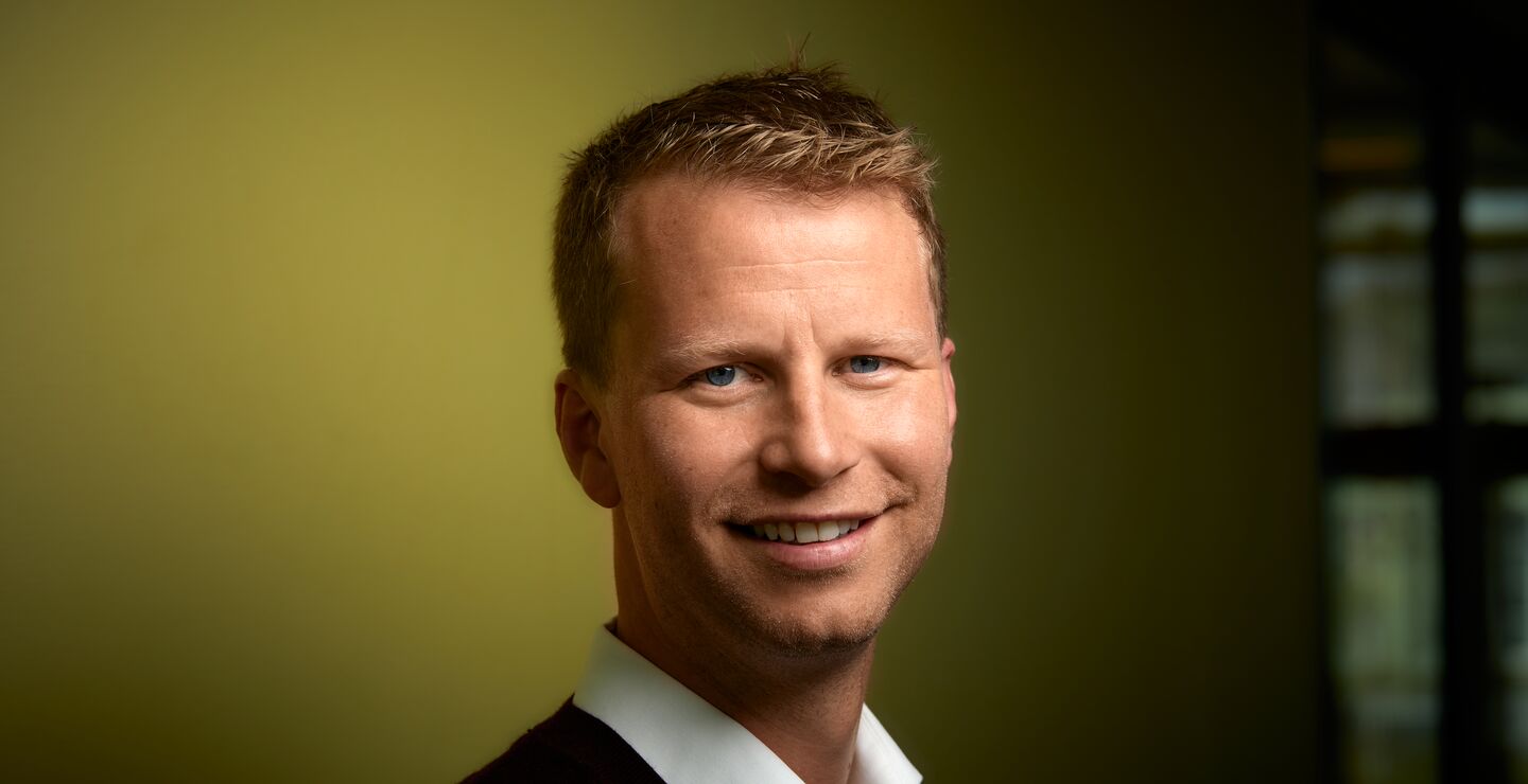 Mads Nordmo Arnestad wins BI’s best teacher award | BI