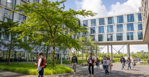 Combine your studies with a rewarding part time job