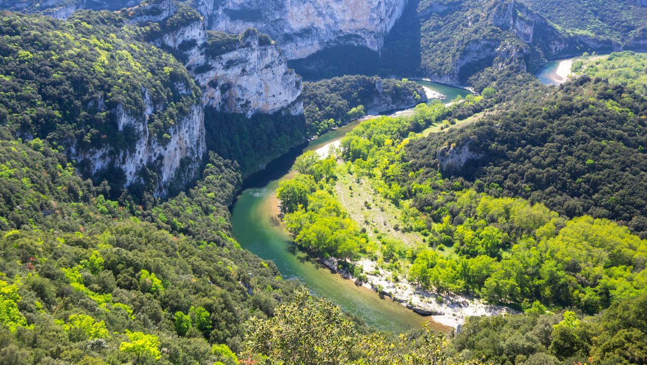 Ontdek de mooiste bezienswaardigheden van de Ardèche | ANWB